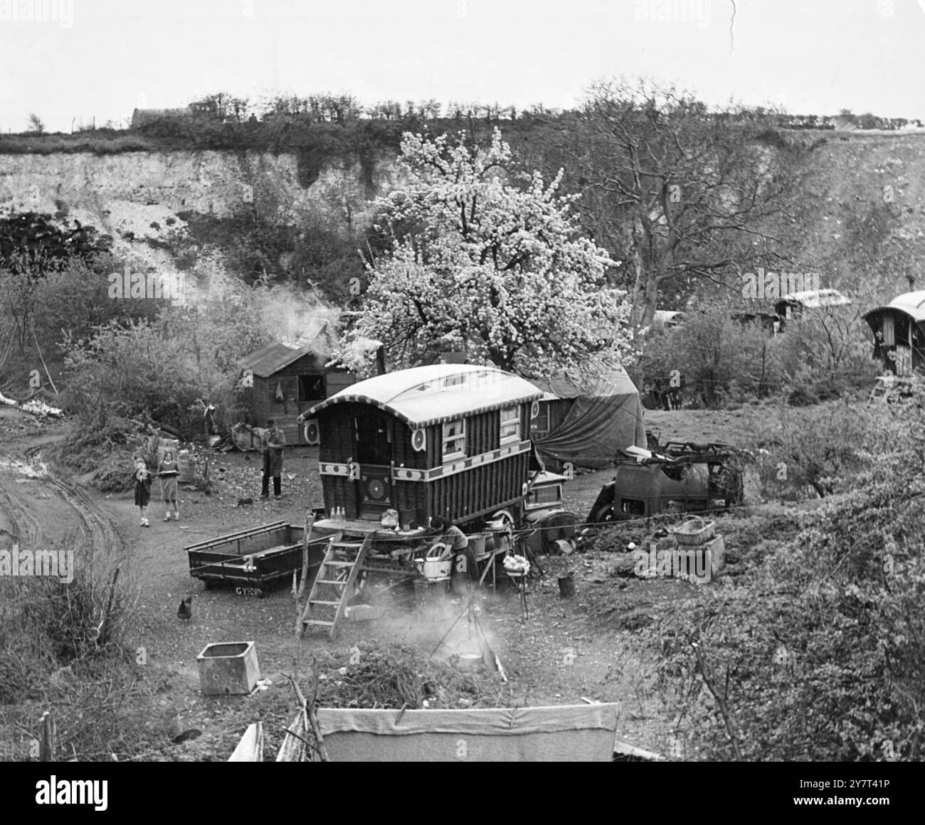 Gypsy romany caravan wagon Black and White Stock Photos & Images - Alamy