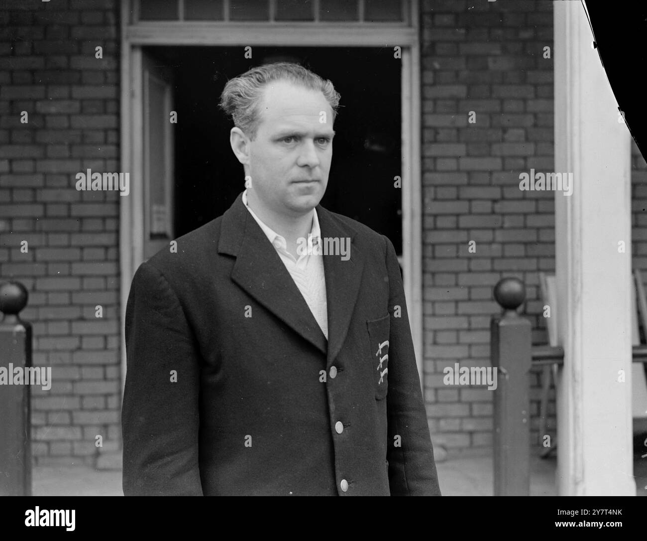 Man 1940 run hi-res stock photography and images - Alamy