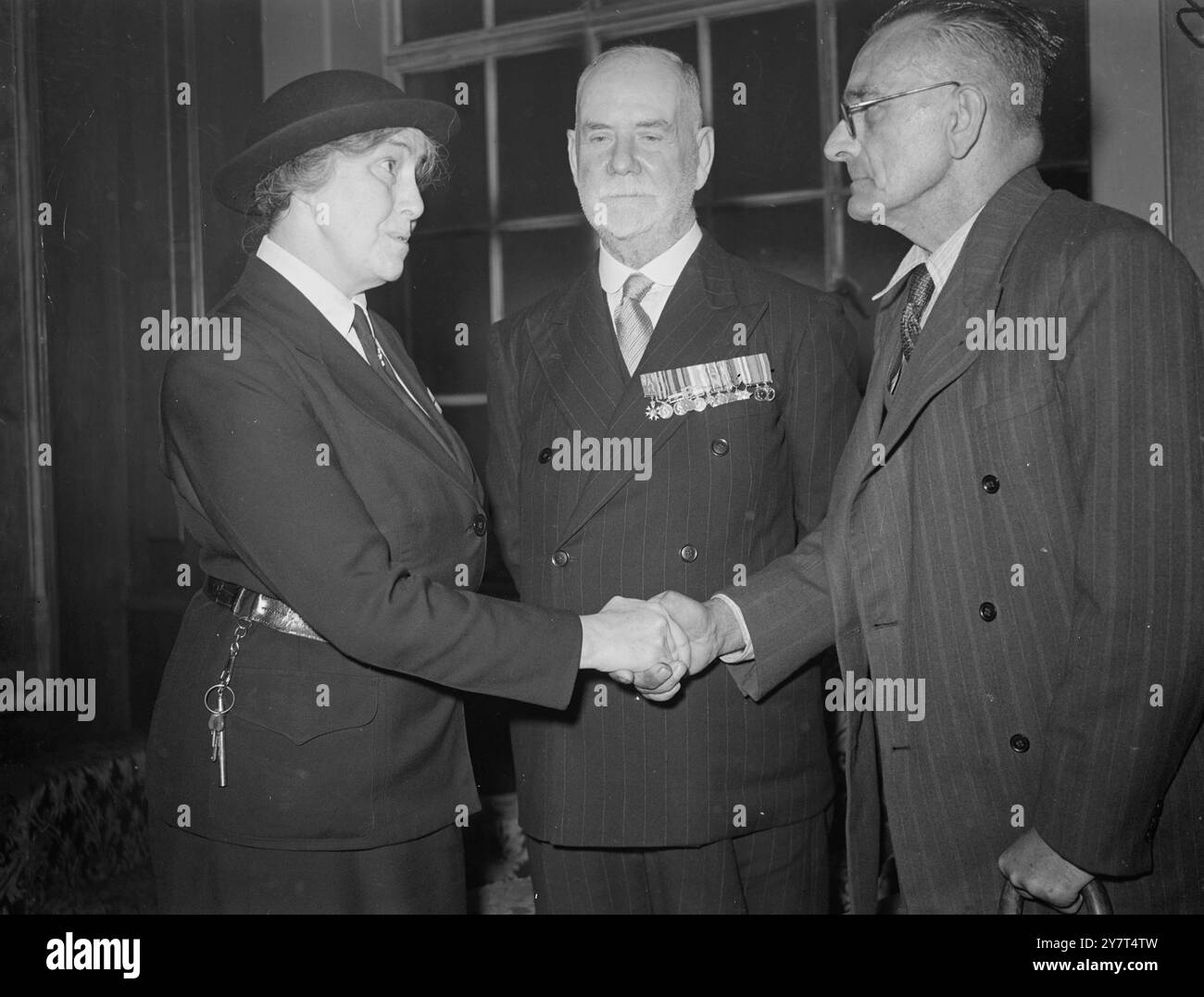 WIDOW OF MAFEKING DEFENDER AT REUNION LUNCH With women among the guests ...