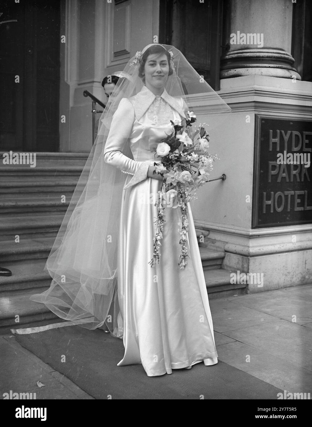 MODEL GOES TO HER WEDDING Mannequin CHRISTINE HIGHAM , 25, of Richmond ...