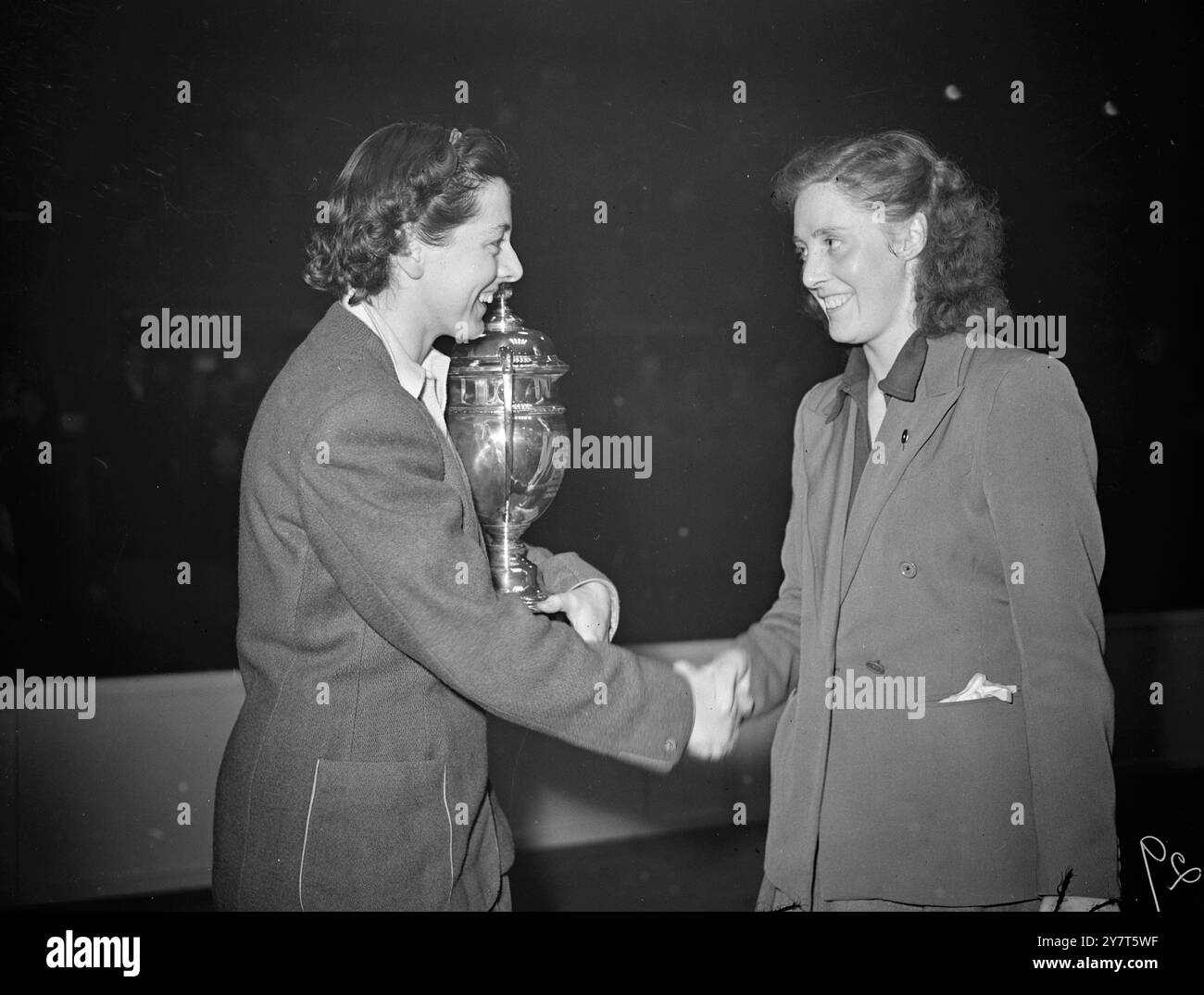 TABLE TENNIS CUP GOES TO AUSTRALIA Smiling table tennis star from ...