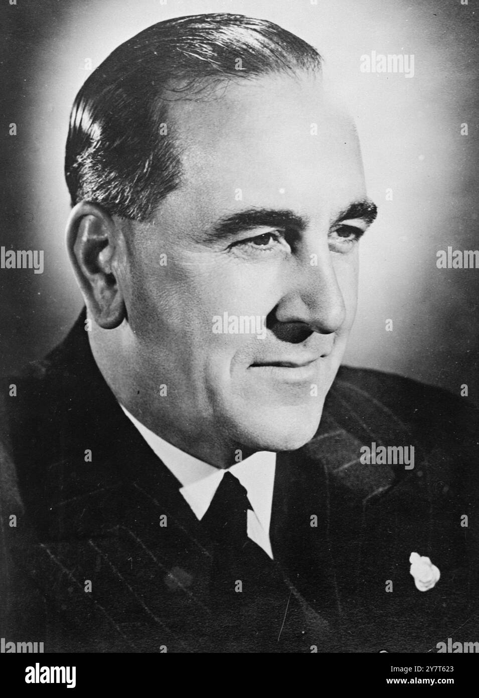 AUSTRALIAN MINISTER IN LONDON A new portrait of the Hon. ERIC J ...