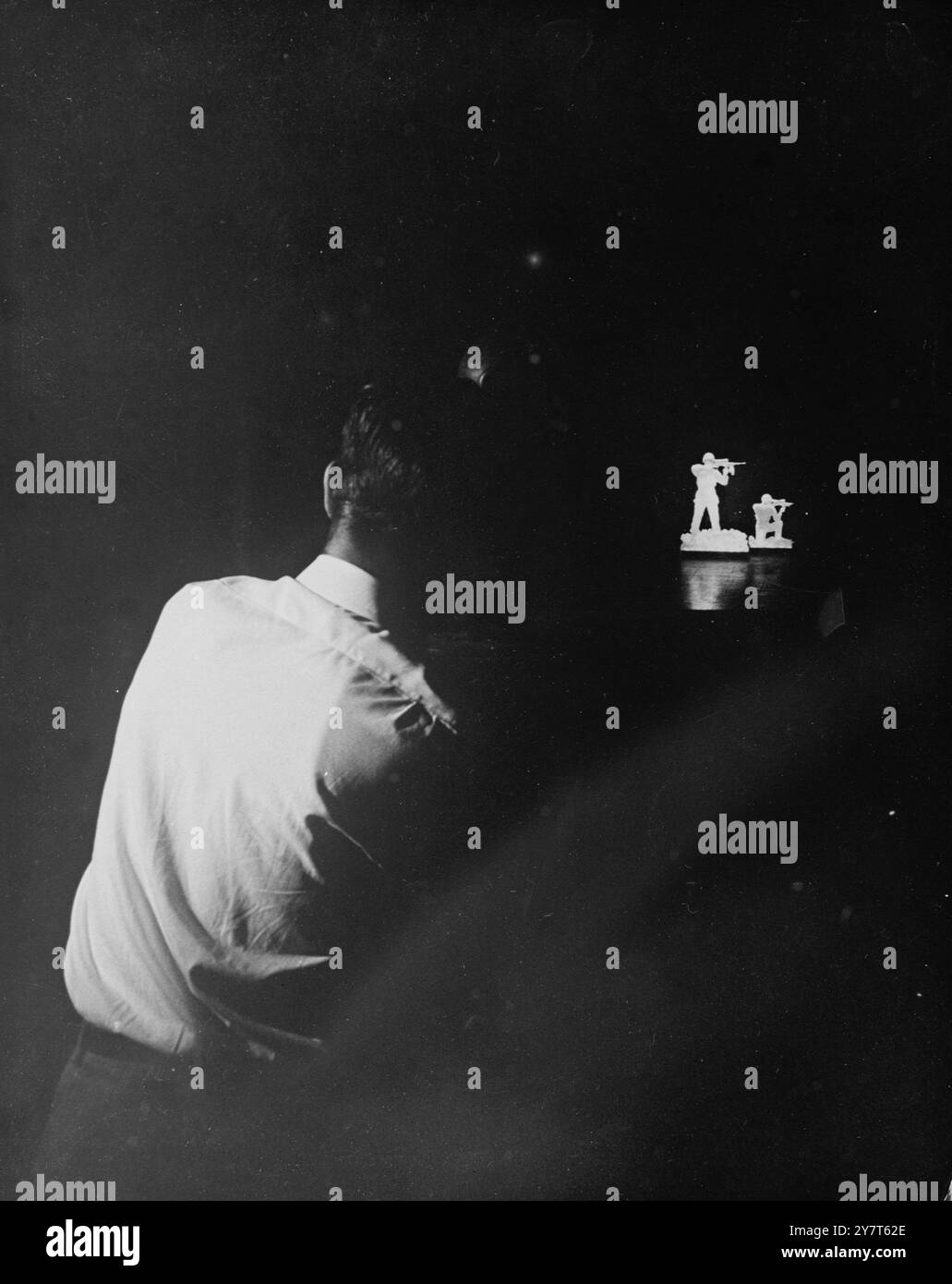 INVISIBLE LIGHT PUTS U.S. SOLDIER ' ON TARGET ' AT NIGHT . The sniper ...