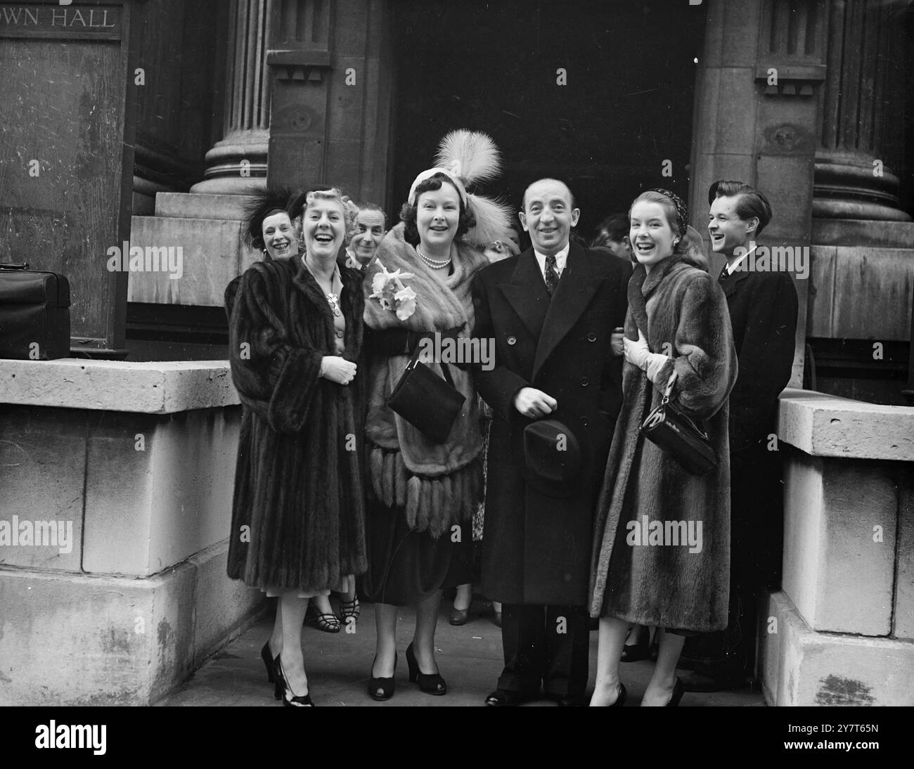 SALLY ANN AT THE WEDDING Mrs Bobby Howes ( Pat Malone ) , former ...
