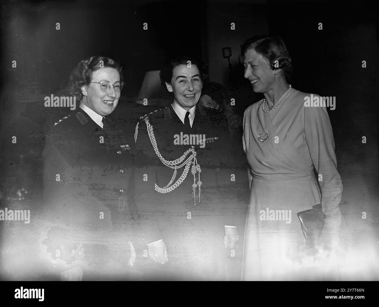PRINCESS ROYAL SEES WOMEN'S ARMY LEADERS IN NEW UNIFORM . The Princess ...
