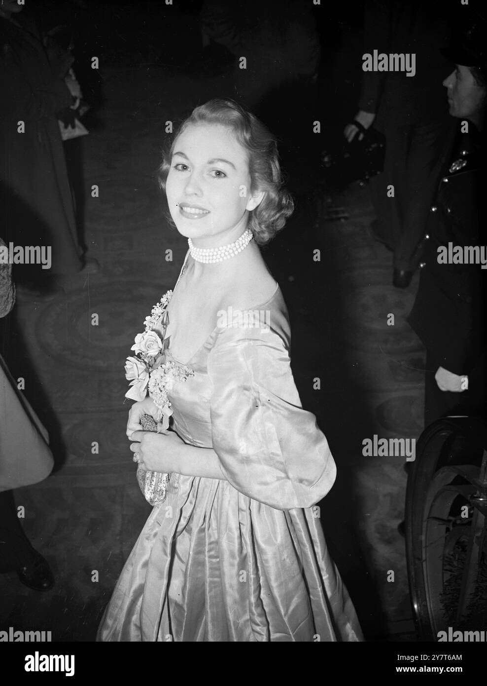 HAZEL AT HARVEY British film actress HAZEL COURT wears a puffed-sleeved ...