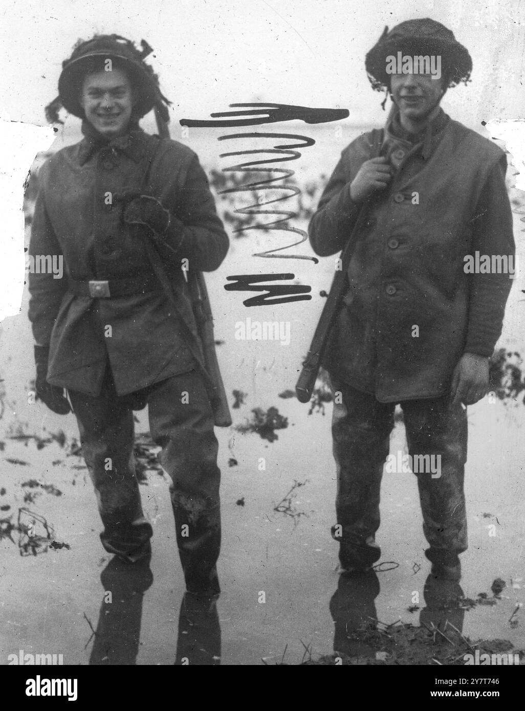 BRITISH BOYS ON THE FRONT IN HOLLAND 1944 These young British soldiers ...
