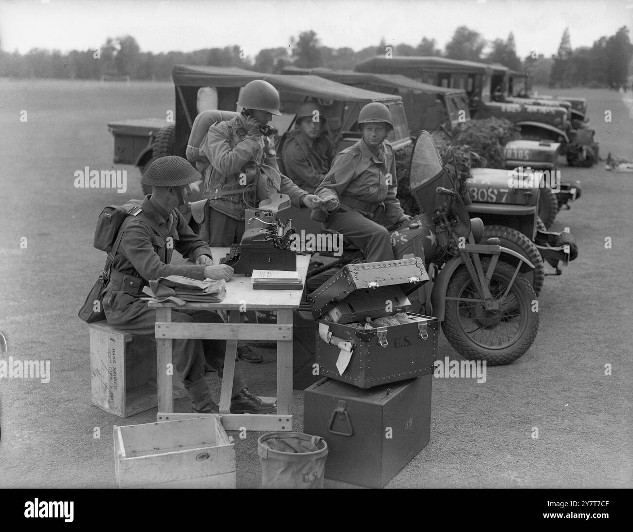 American military personnel in europe hi-res stock photography and ...