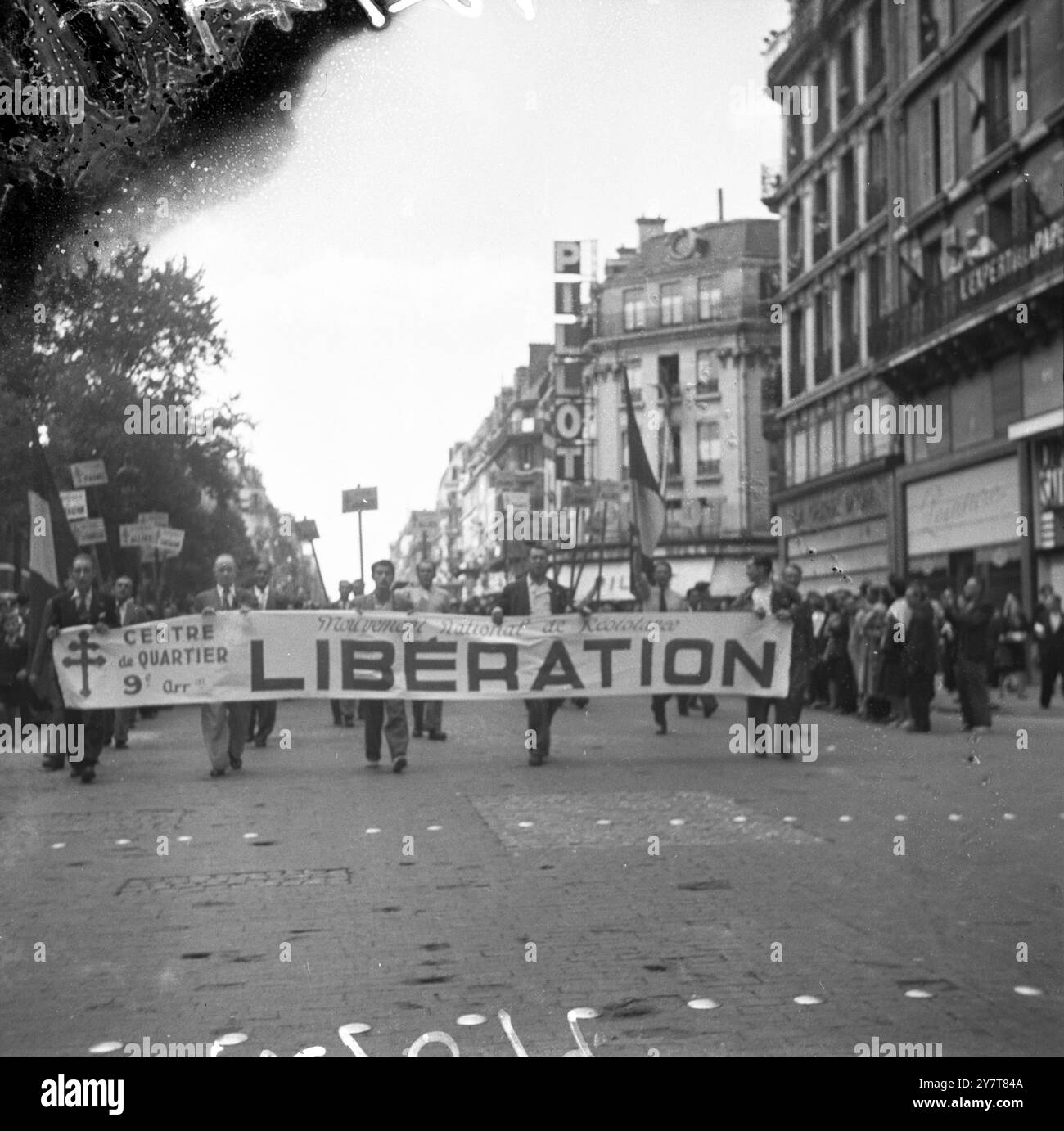 LIBERATION OF PARIS 26TH AUGUST 1944PARIS FREE Photo shows:- Men of the ...