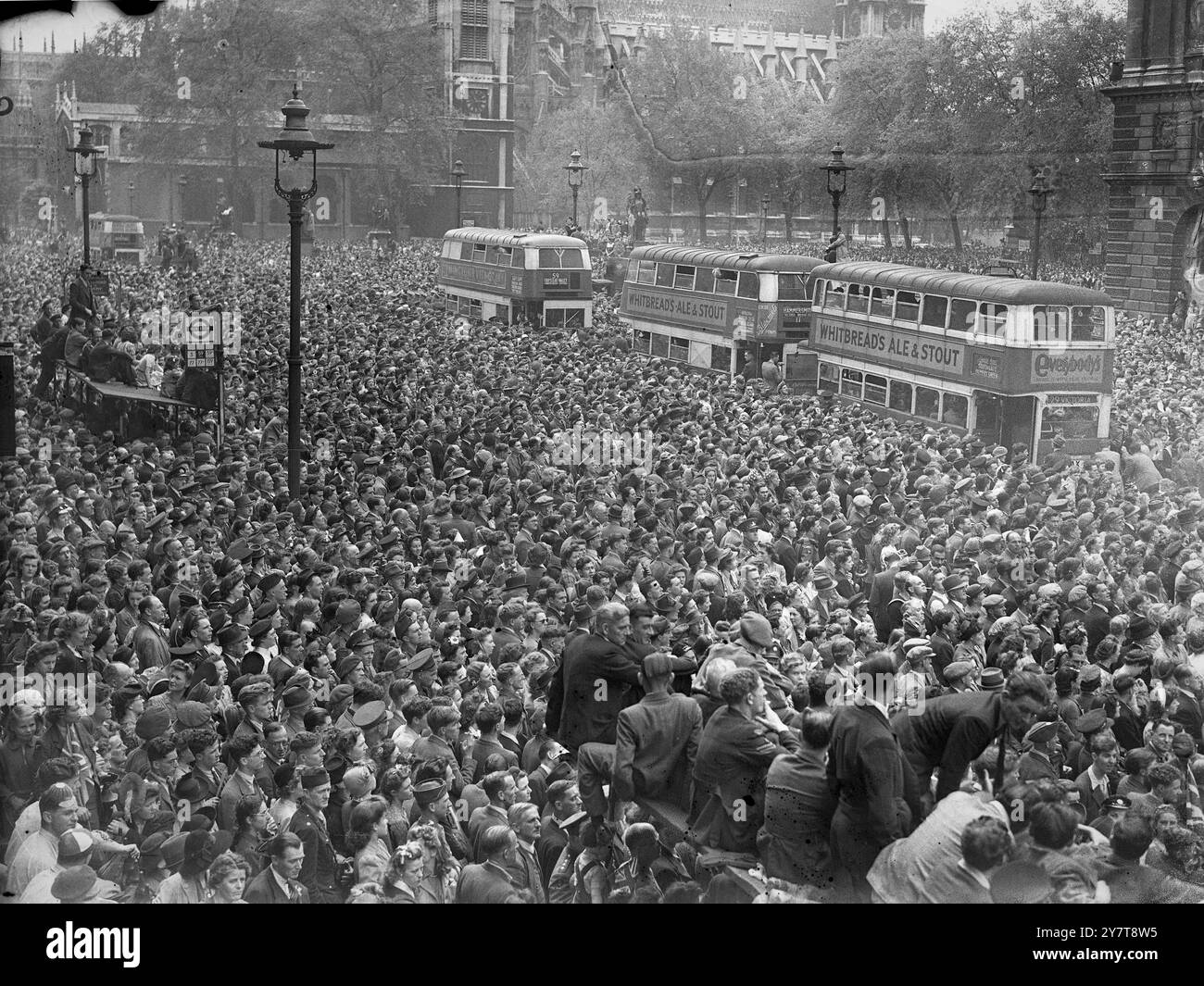 VE DAY IN LONDON: WHITEHALL CROWDS WAIT TO ACCLAIM PRIME MINISTER MAY ...