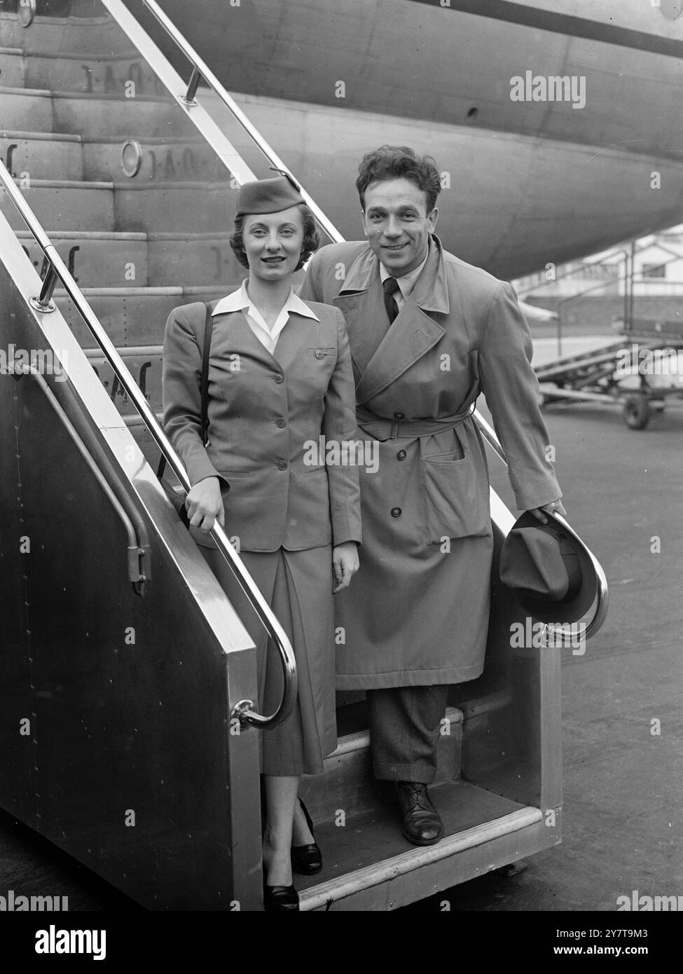 UN-MET AT LONDON AIRPORT 26 May 1950 A well planned welcome party went ...