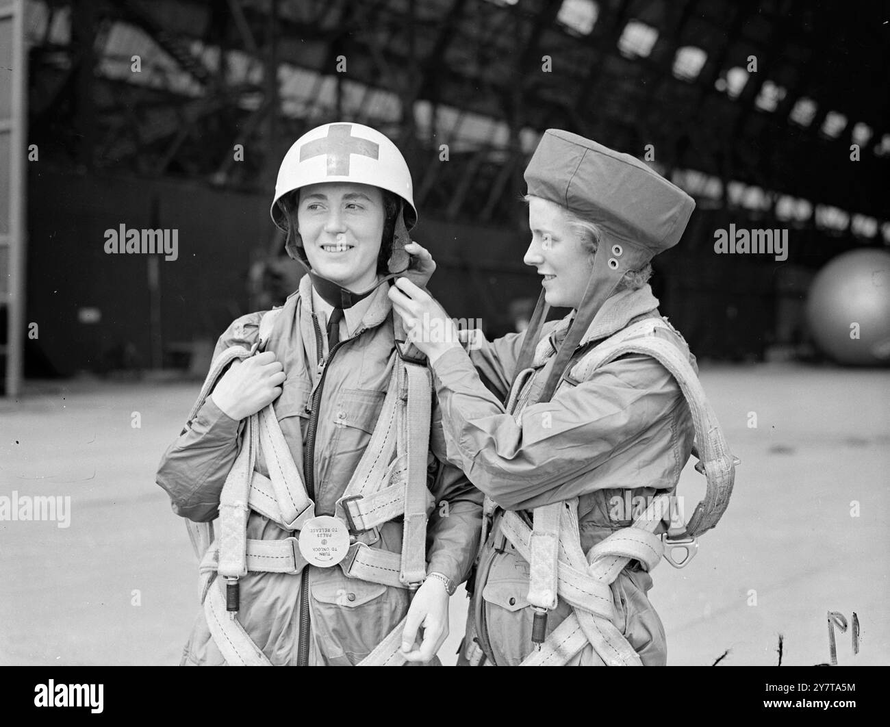 DRESSING FOR THE DROP 18 May 1950 Striking entertainment will come ...