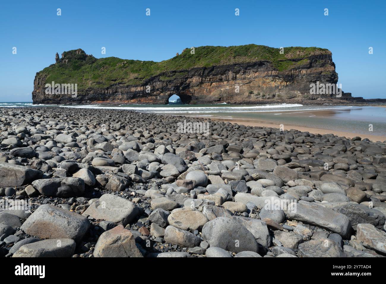 The Hole in the Wall, an extraordinary natural arch on the Indian Ocean ...