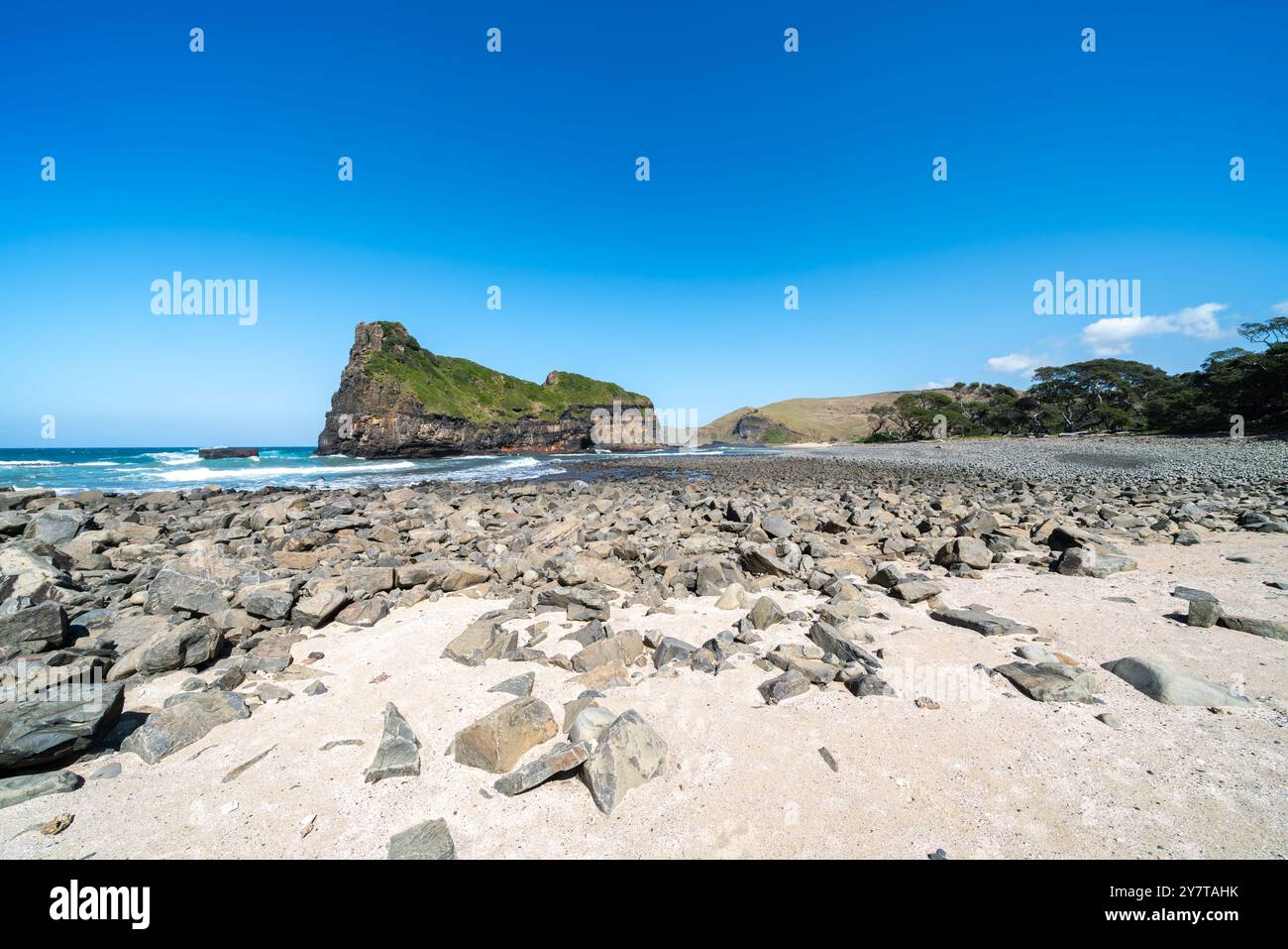 The Hole in the Wall, an extraordinary natural arch on the Indian Ocean ...