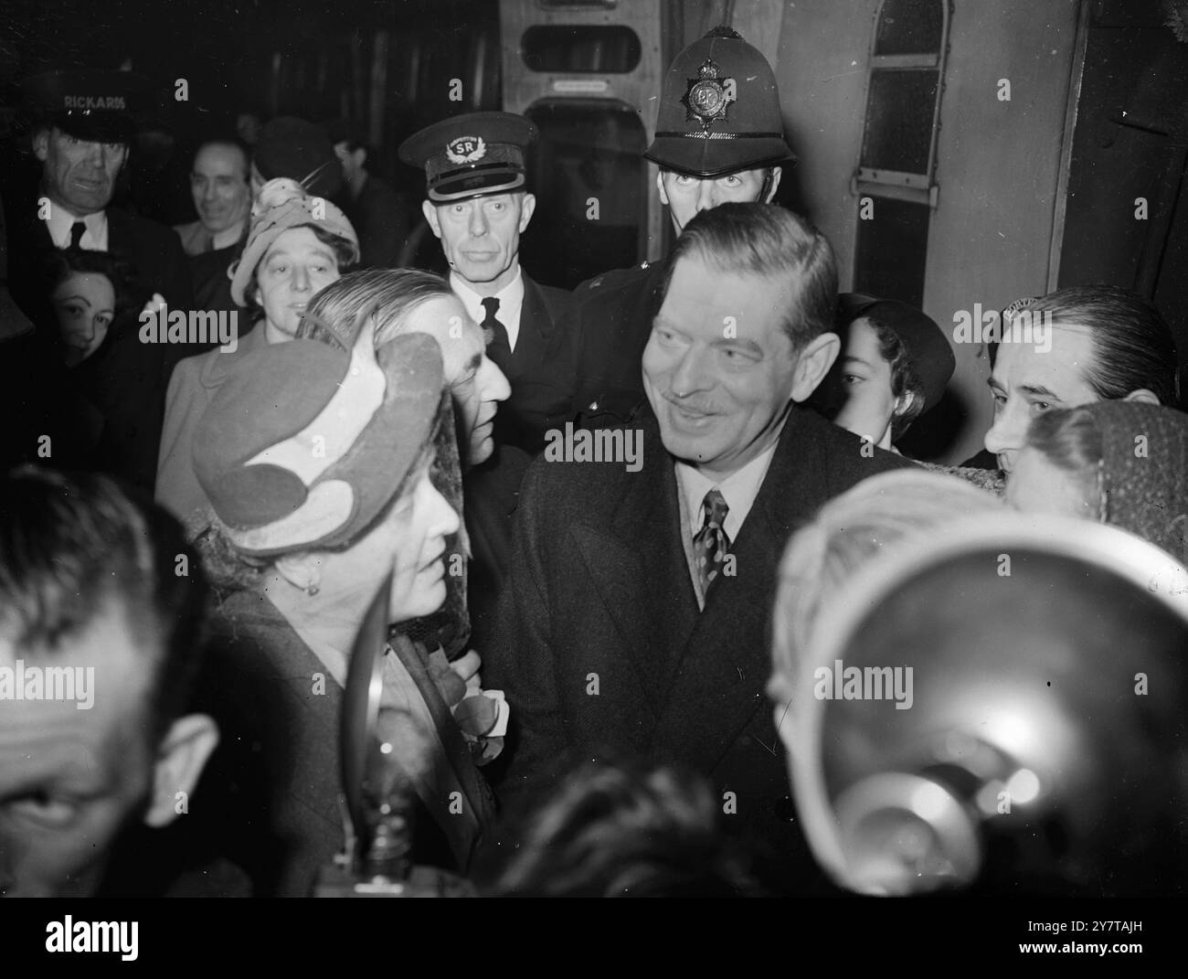 EX KING CAROL AND WIFE IN LONDON 4 May 1950 Travelling incognito, ex ...