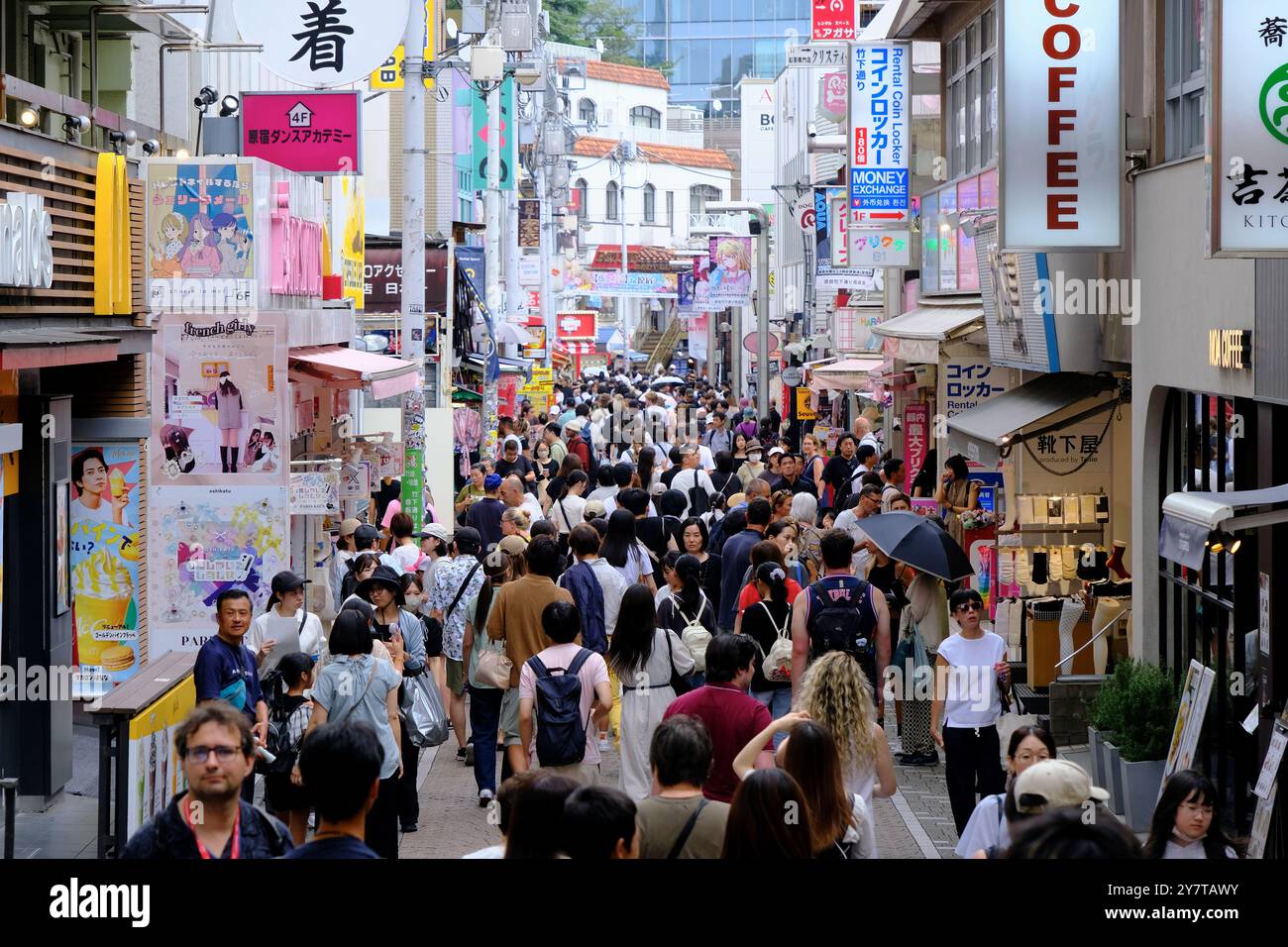 Crowded Takeshita Street, a popular hang out for Japanese teenagers and ...