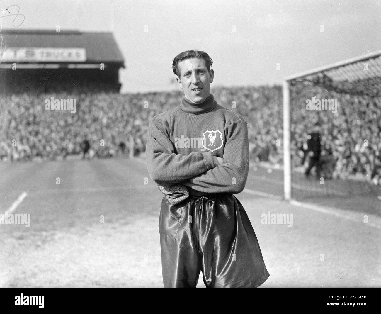 Ray Minshull Goalkeeper - Liverpool FC May 1950 Stock Photo - Alamy