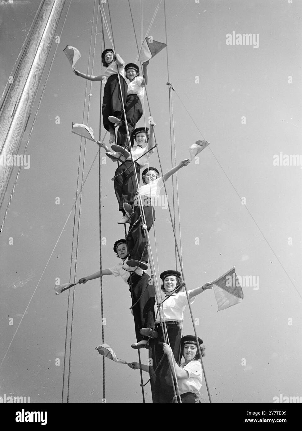 SEA GIRLS SHOW THE FLAG 12 May 1950 In high spirits are these Sea ...
