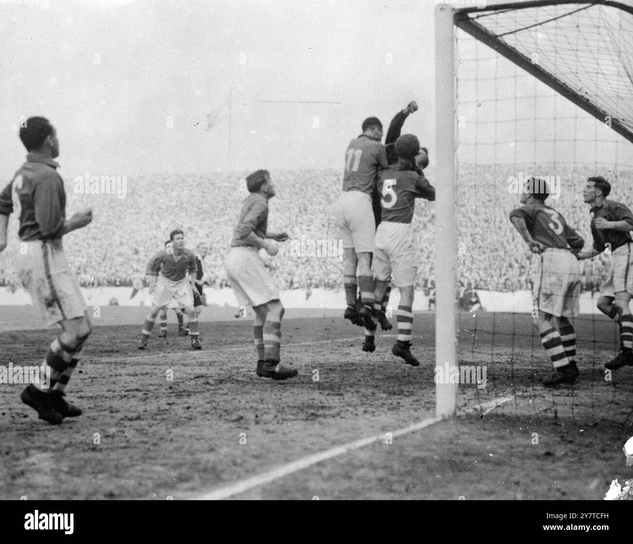 Centre battle ball hi-res stock photography and images - Alamy