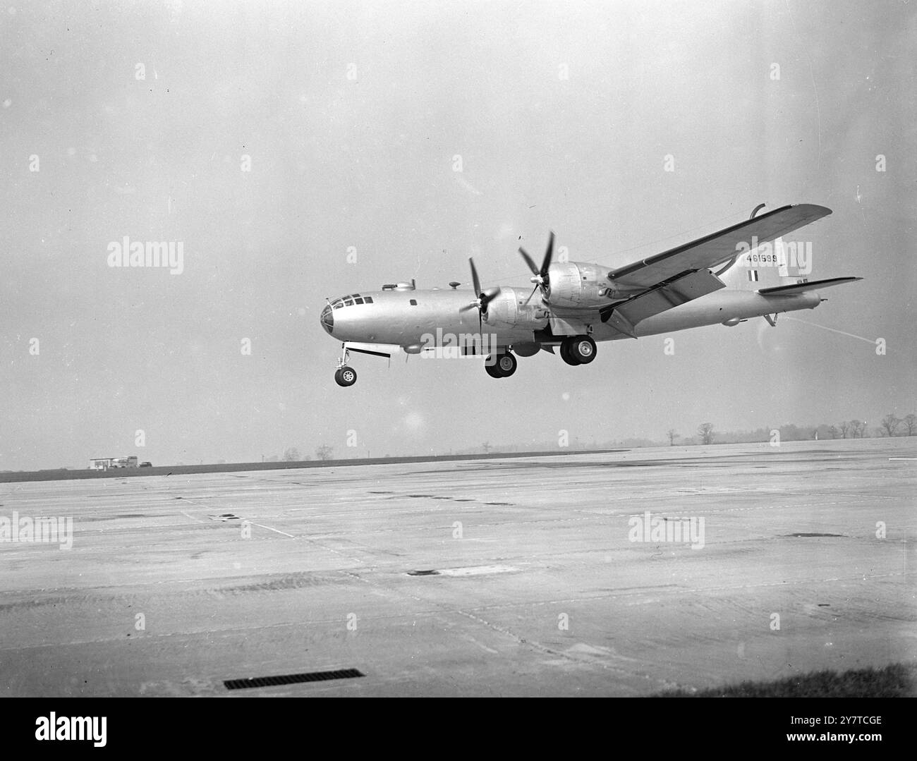 B 29 crew hi-res stock photography and images - Alamy