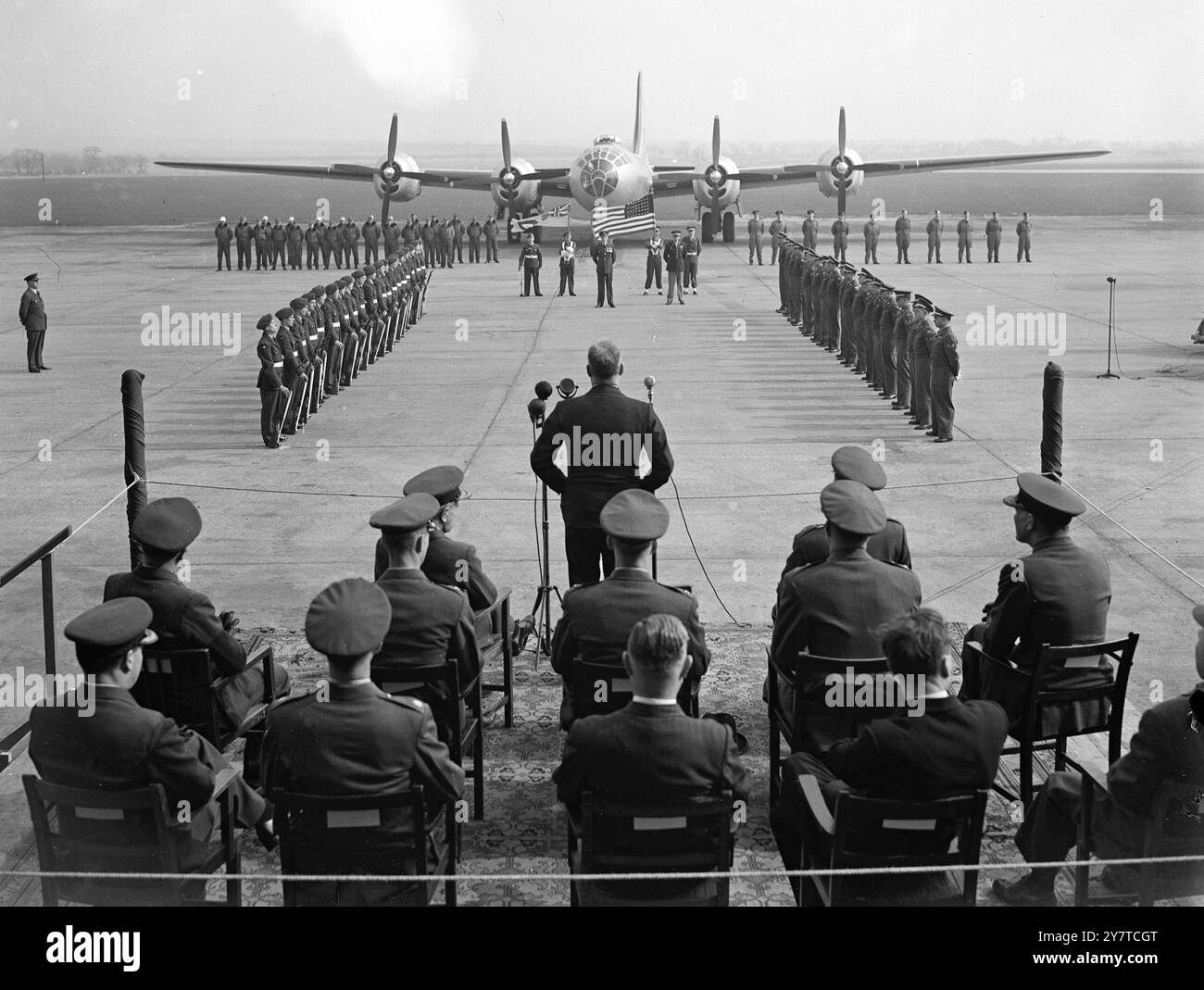 B 29 crew hi-res stock photography and images - Alamy