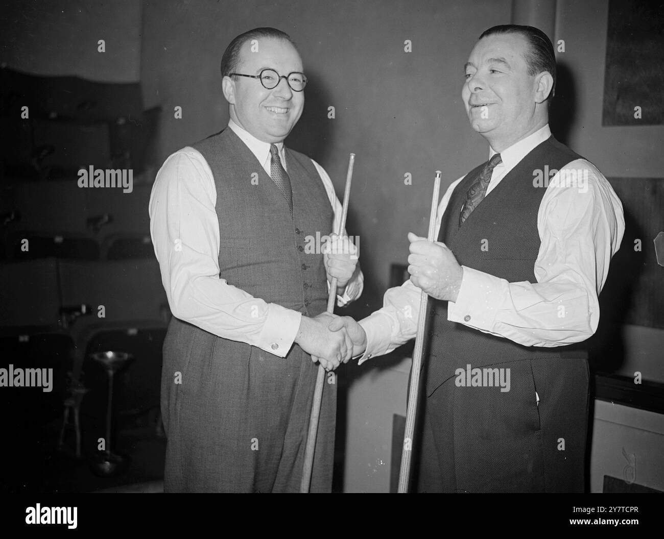BROTHERLY HANDSHAKE OPENS ALL-DAVIS SNOOKER MATCH Regarded as the snooker match of the season is ...