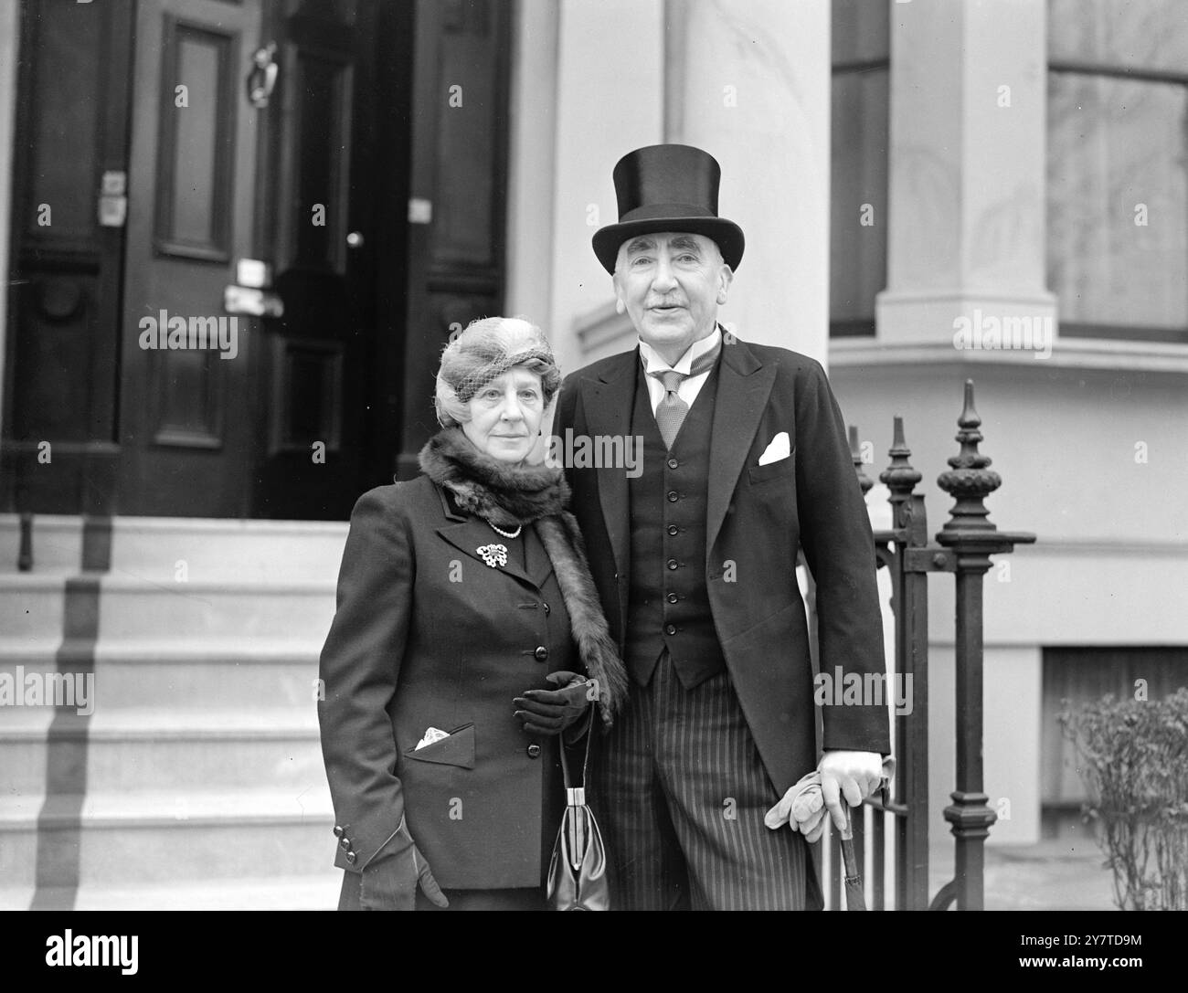 BELFAST PROFESSOR GOES TO PALACE INVESTITURE PROFESSOR WILLIAM WILLIS ...