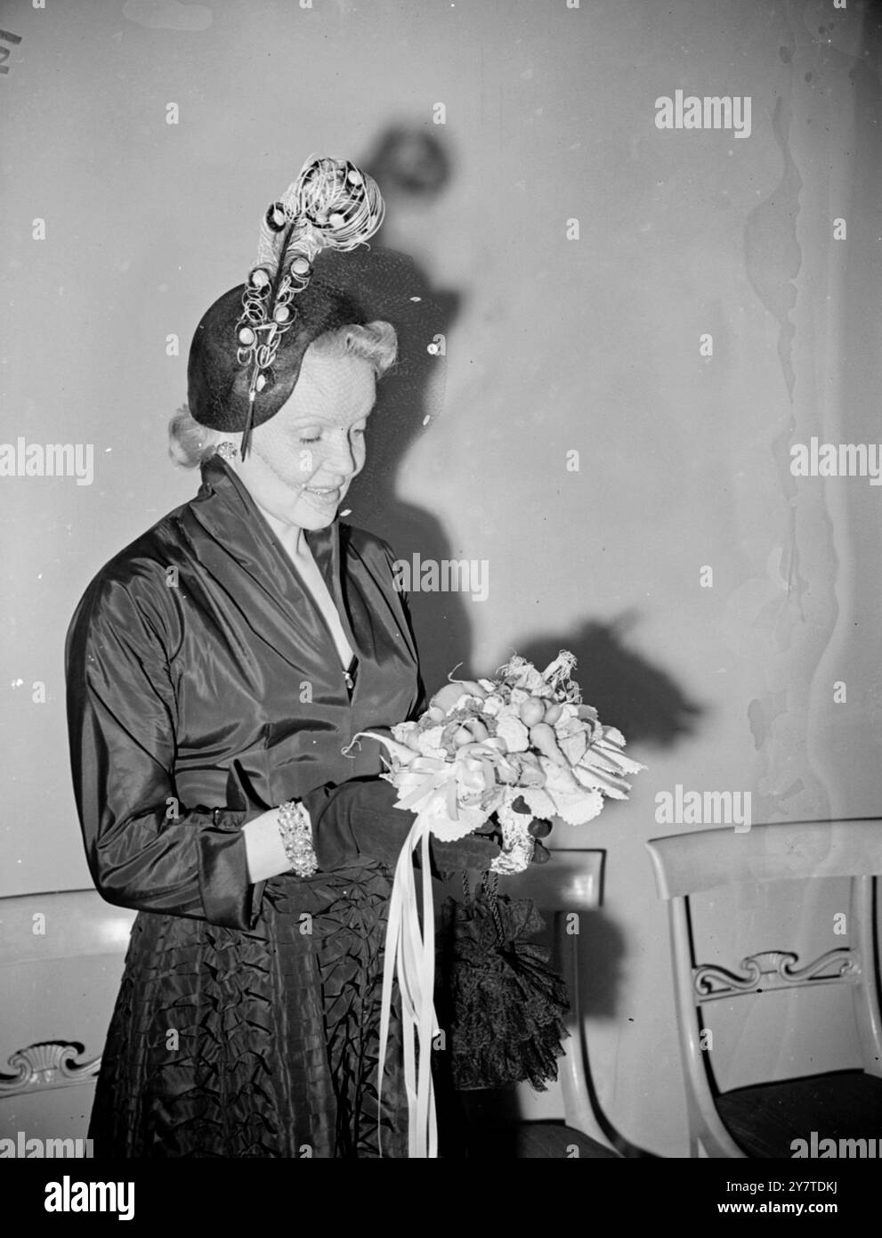 Gregory peck in london hi-res stock photography and images - Alamy