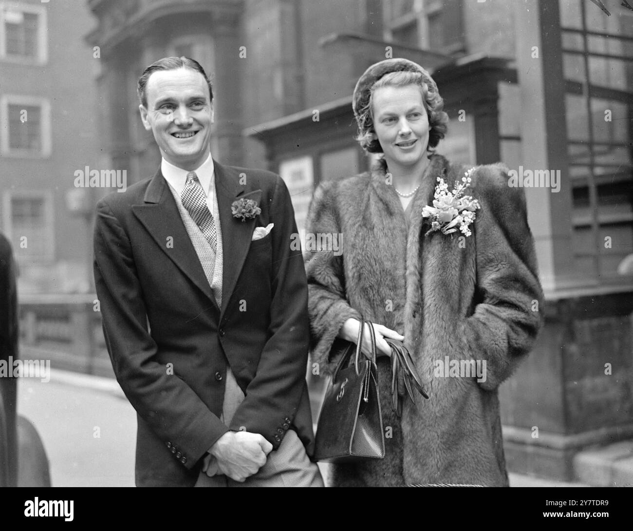 TORY GAIN ' INDEPENDENT ' Mr . Mark Chapman-Walker , Chief Publicity ...