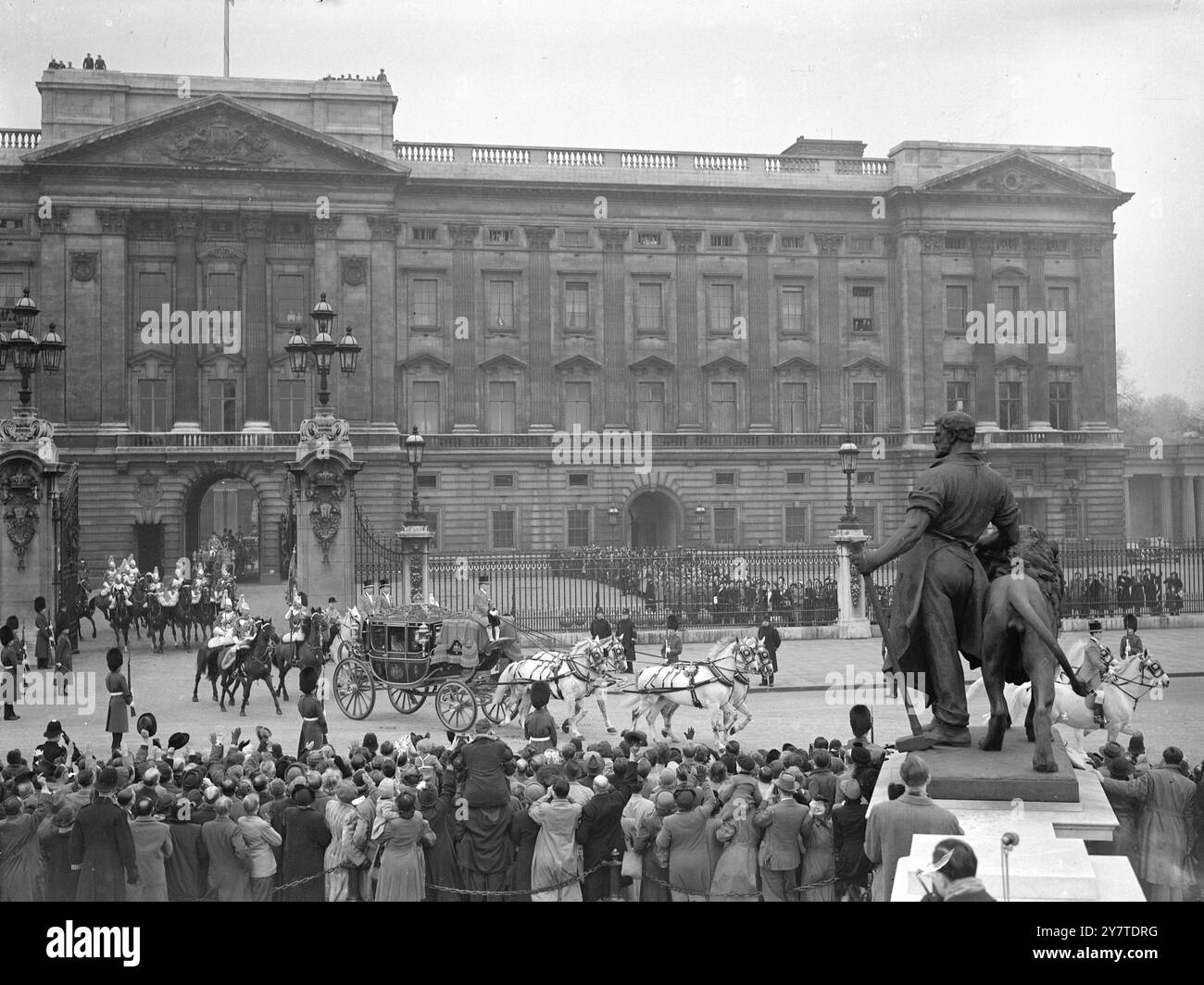 KING AND QUEEN ARRIVE AT PARLIAMENT The King and Queen, with a ...