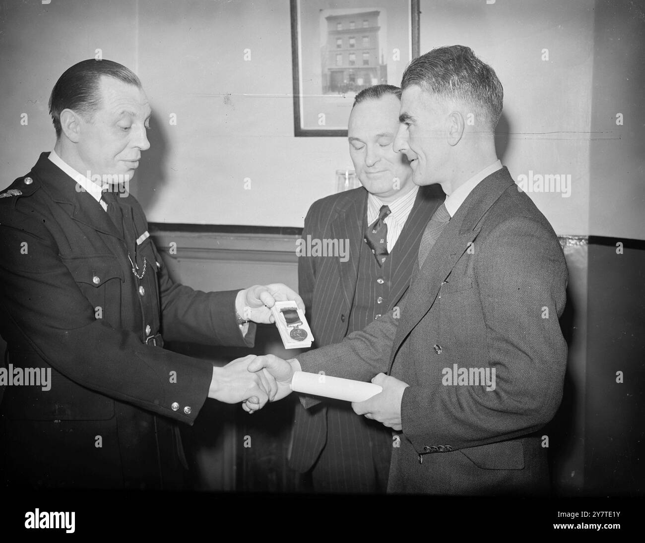 POLICE SERGEANT ' DETECTS ' HIS DAUGHTER'S RESCUER Smart police work ...