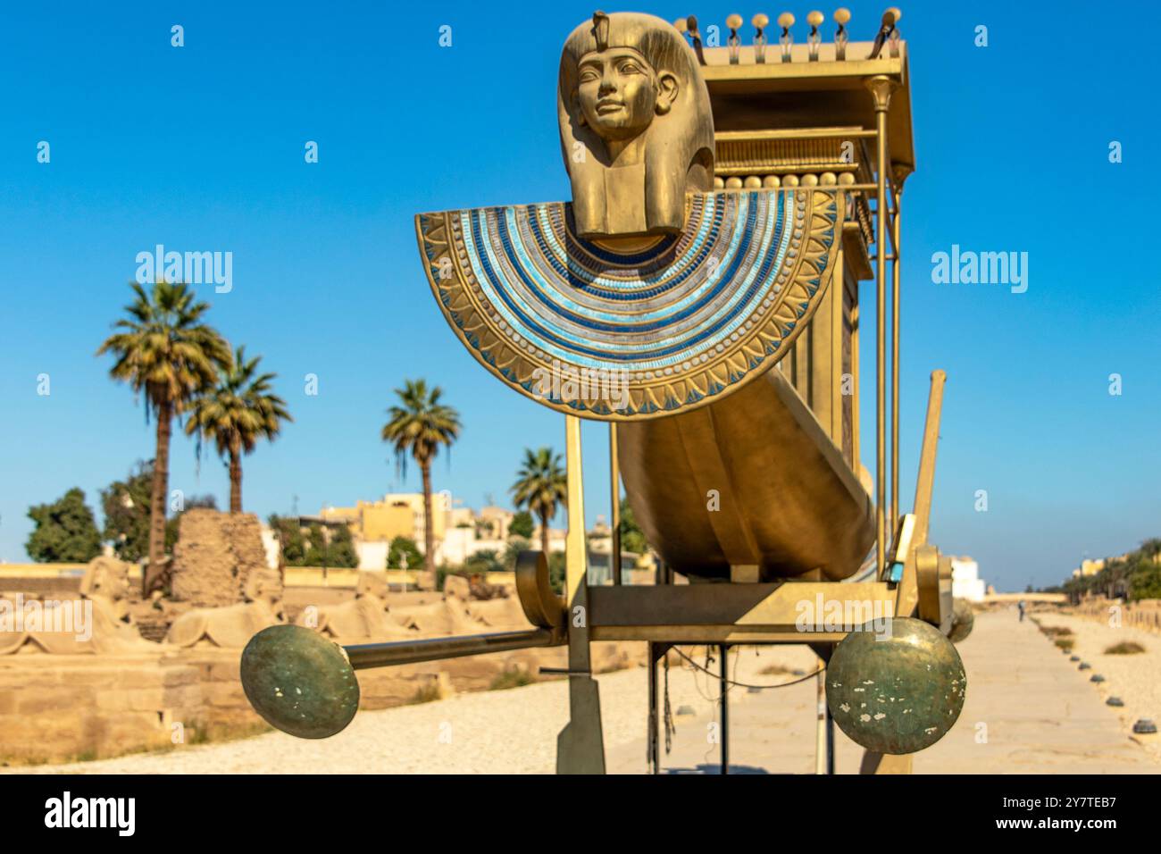 Barque luxor temple hi-res stock photography and images - Alamy