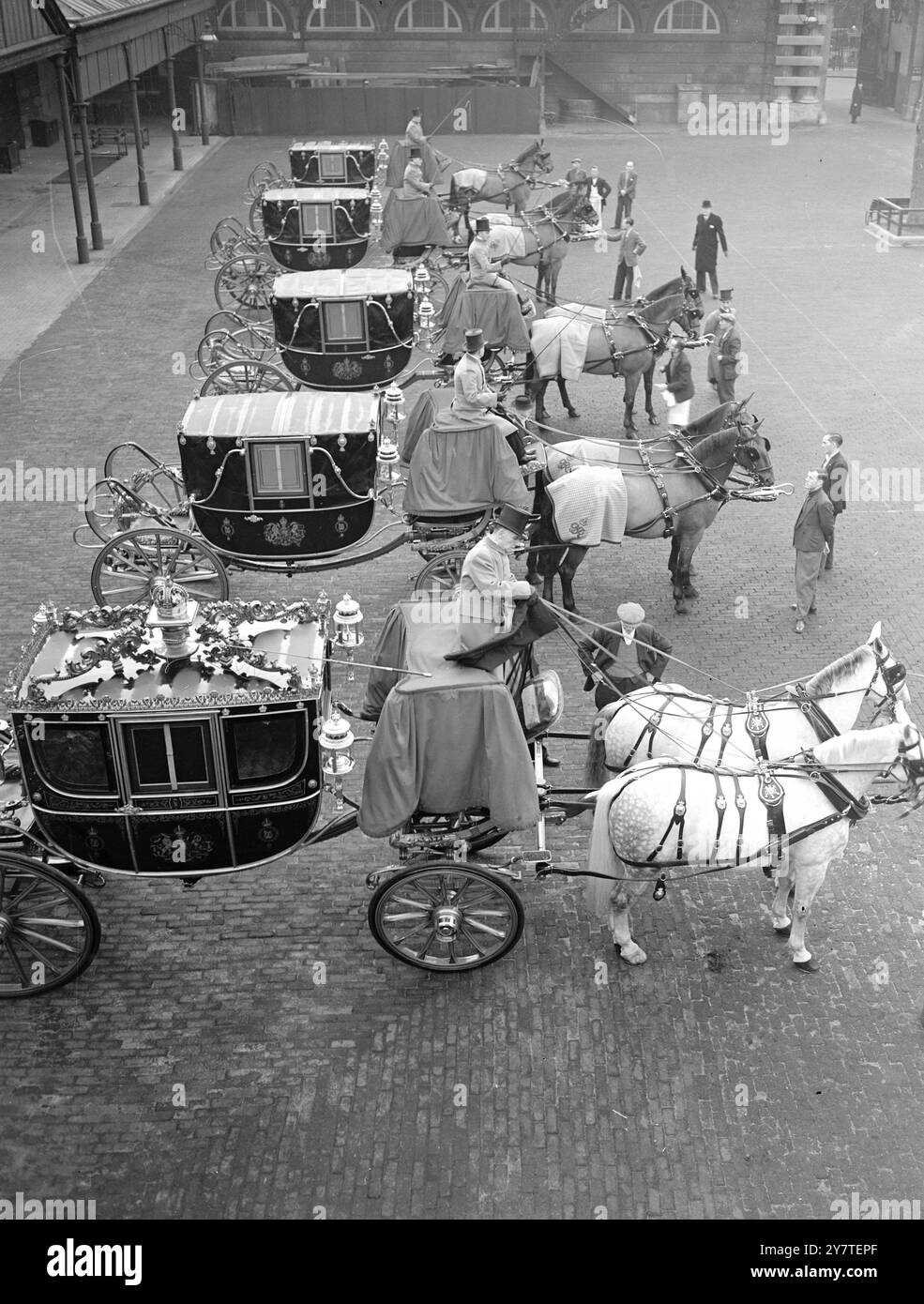 Royal stables buckingham palace Black and White Stock Photos & Images ...