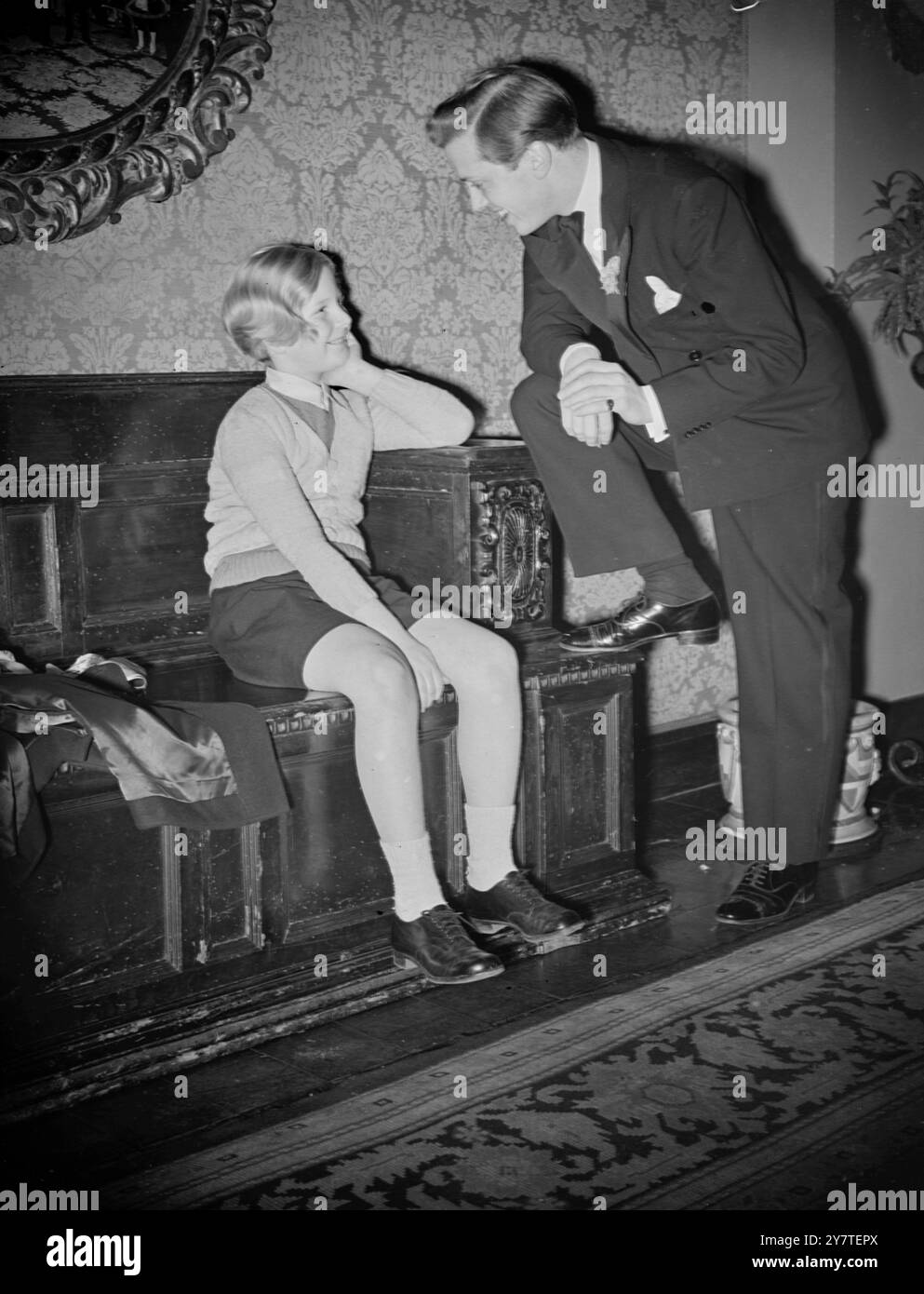 ' GET TOGETHER ' AT PREMIERE Actor Richard Attenborough chats with boy ...