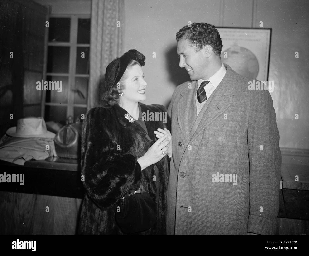 Australian shakespeare company hi-res stock photography and images - Alamy
