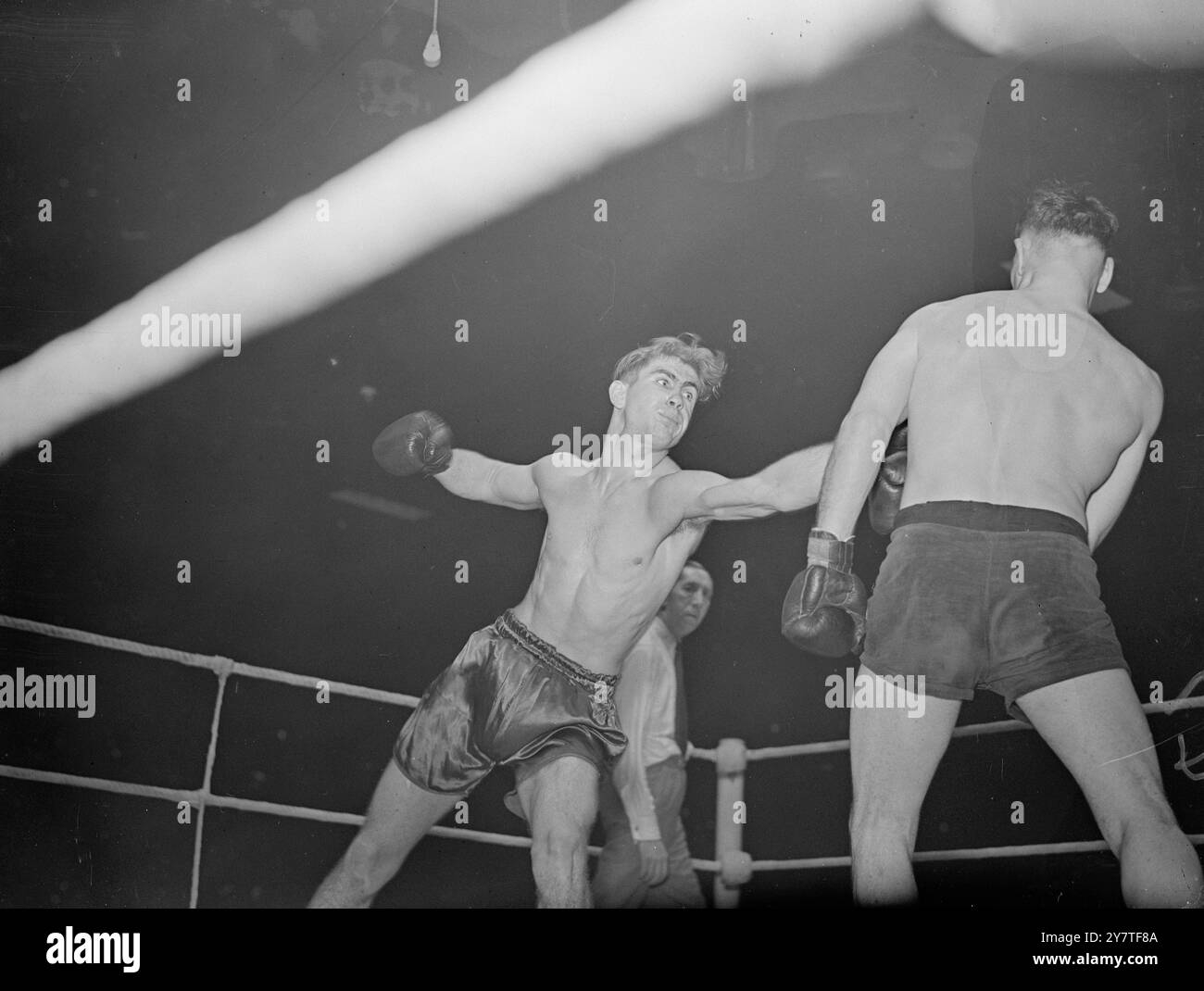1950s boxing ring Black and White Stock Photos & Images - Alamy