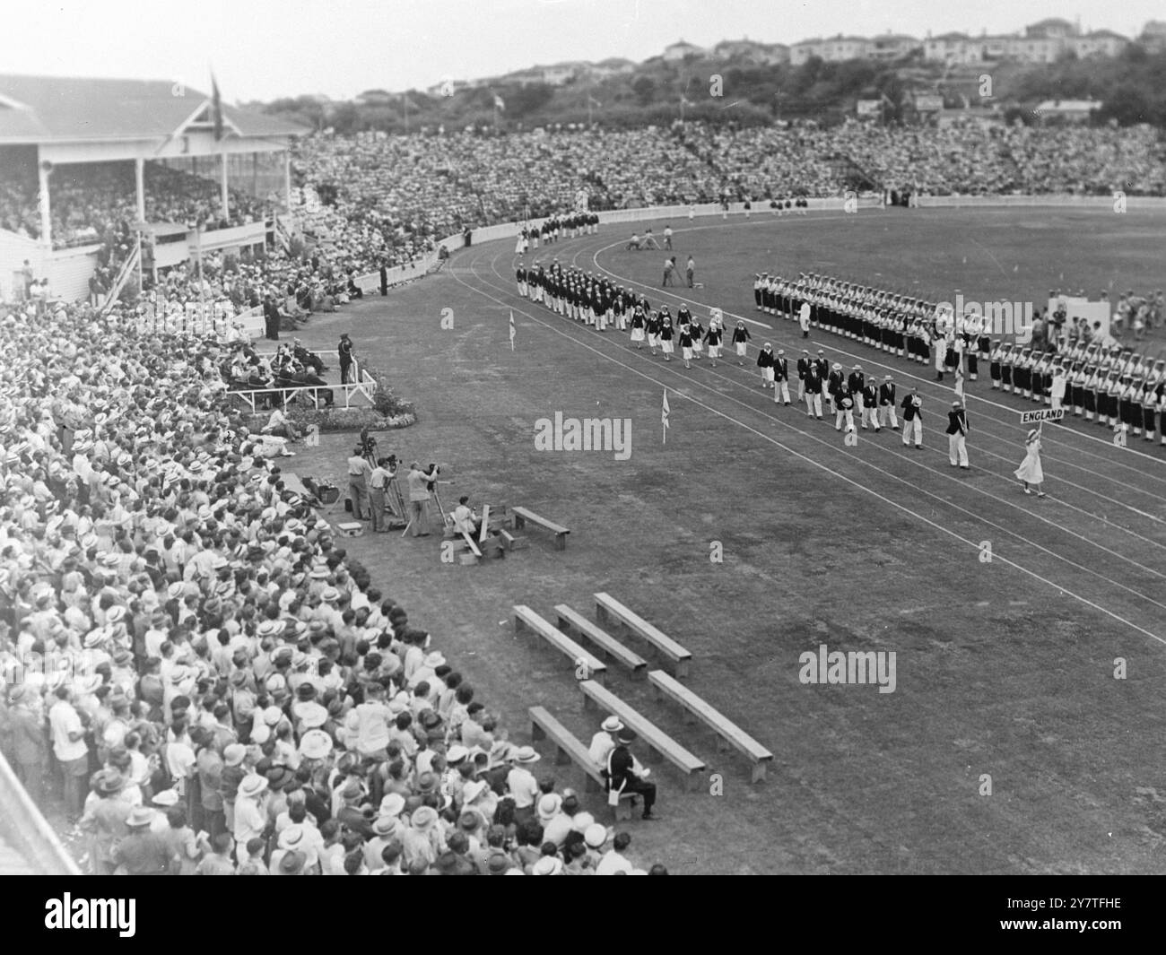 ENGLAND IN PARADE OF EMPIRE ATHLETES - - 11 February 1950 - - General ...