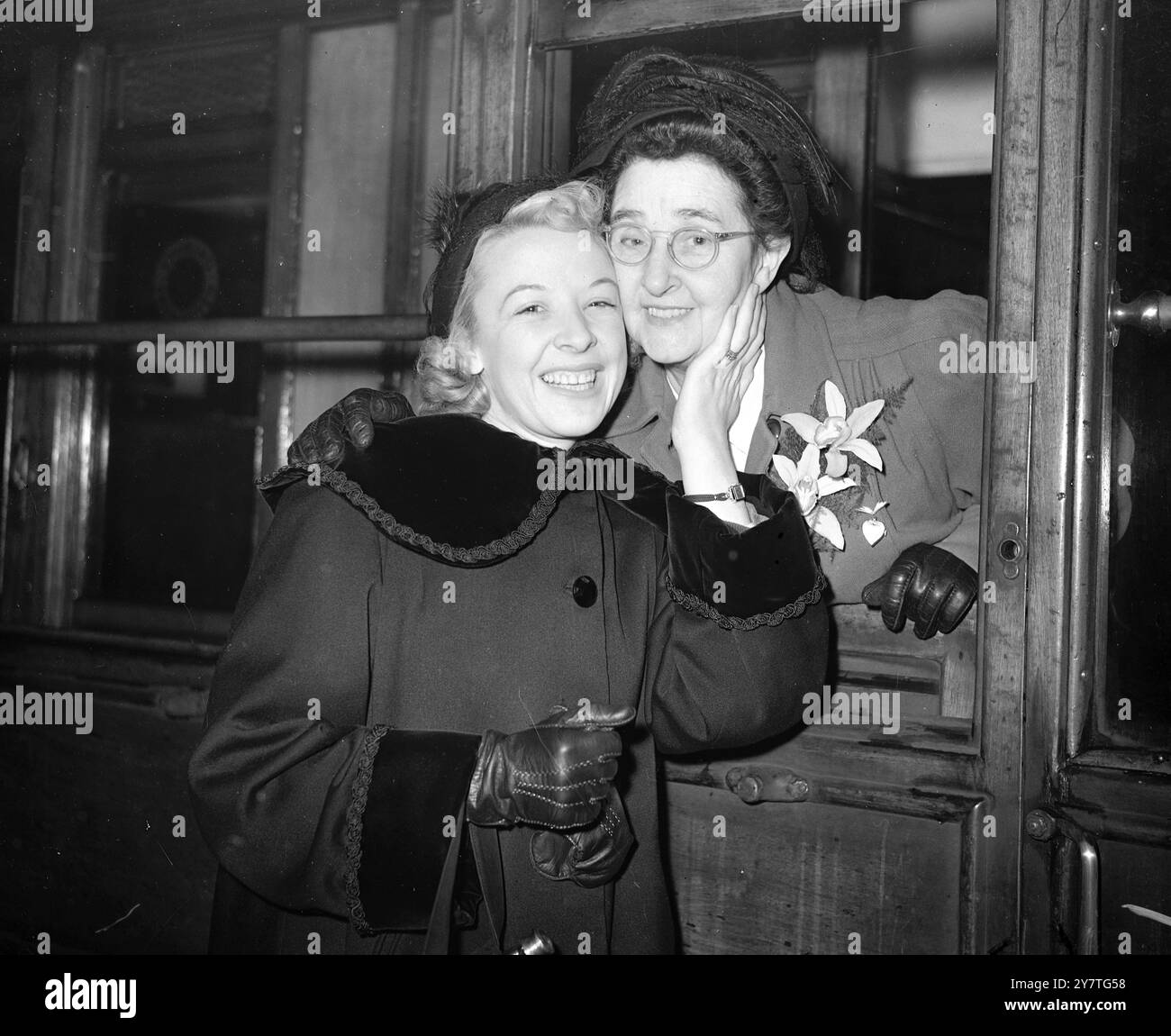 ' BYE-BYE ' MUM ' JOY NICHOLS ' MOTHER GOING HOME Joy Nichols, star of ...