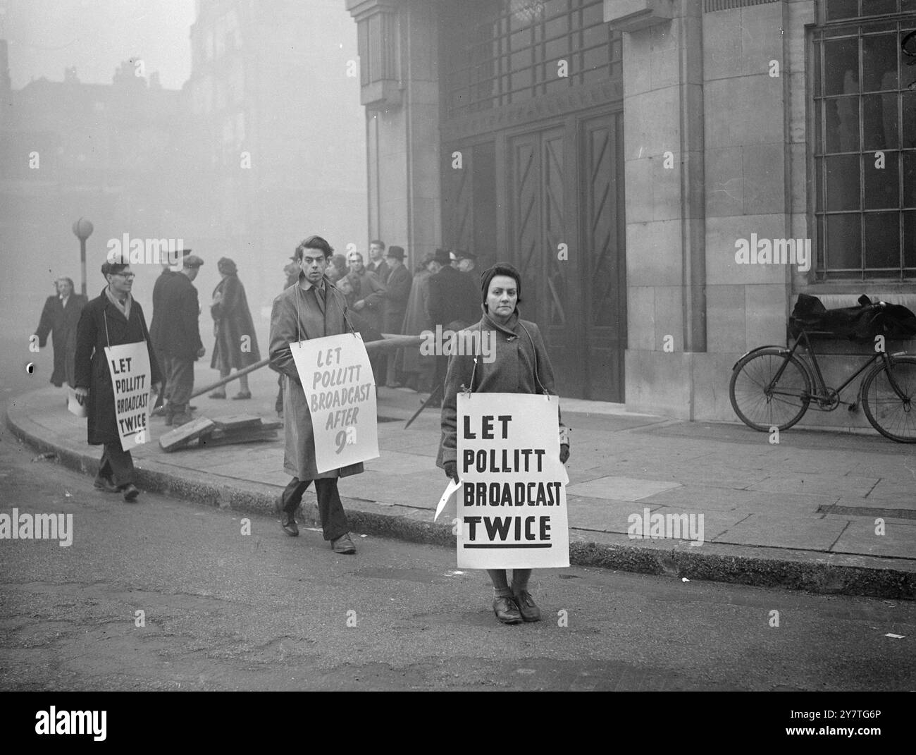 Broadcasting house london bicycle hi-res stock photography and images ...