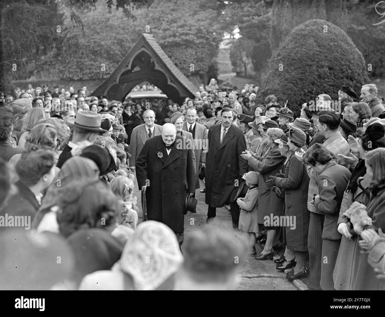WINSTON CHURCHILL ARRIVES AT CHURCH FOR GRANDAUGHTER'S CHRISTENING Mr ...