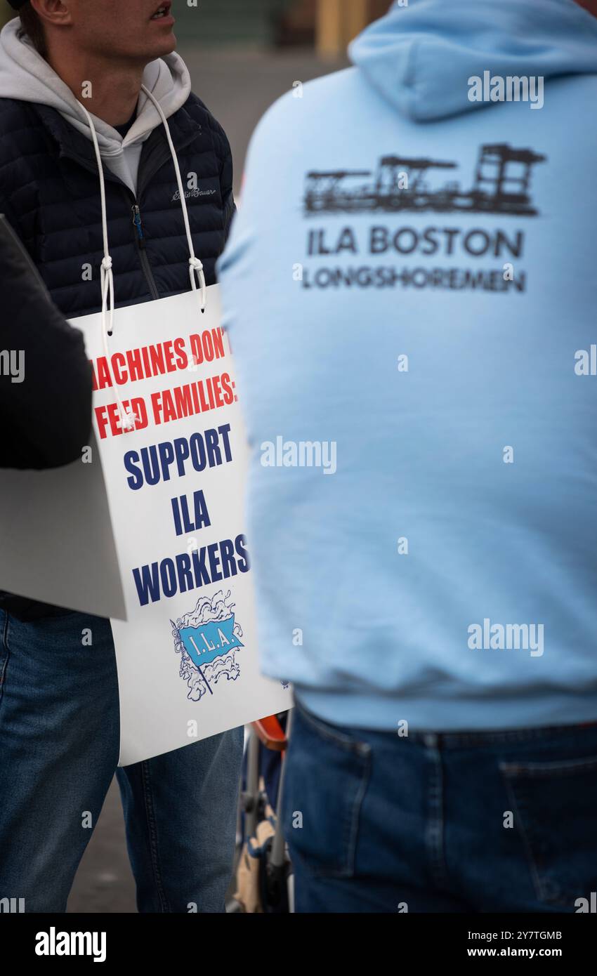 Ila dockworkers hi-res stock photography and images - Alamy