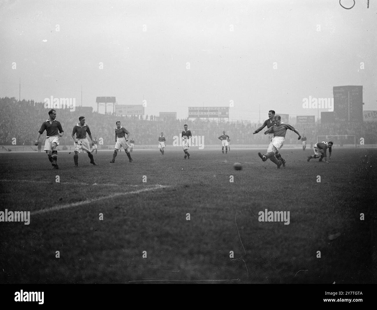 1940 england cap hi-res stock photography and images - Alamy