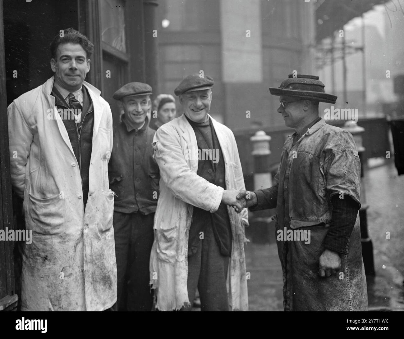 Billingsgate foreman awarded B.E.M. - Foreman fish porter Mr Mark Owen ...