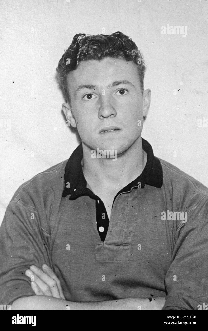 Les Smith , Outside right for Wolverhampton Wanderers 1 January 1951 ...