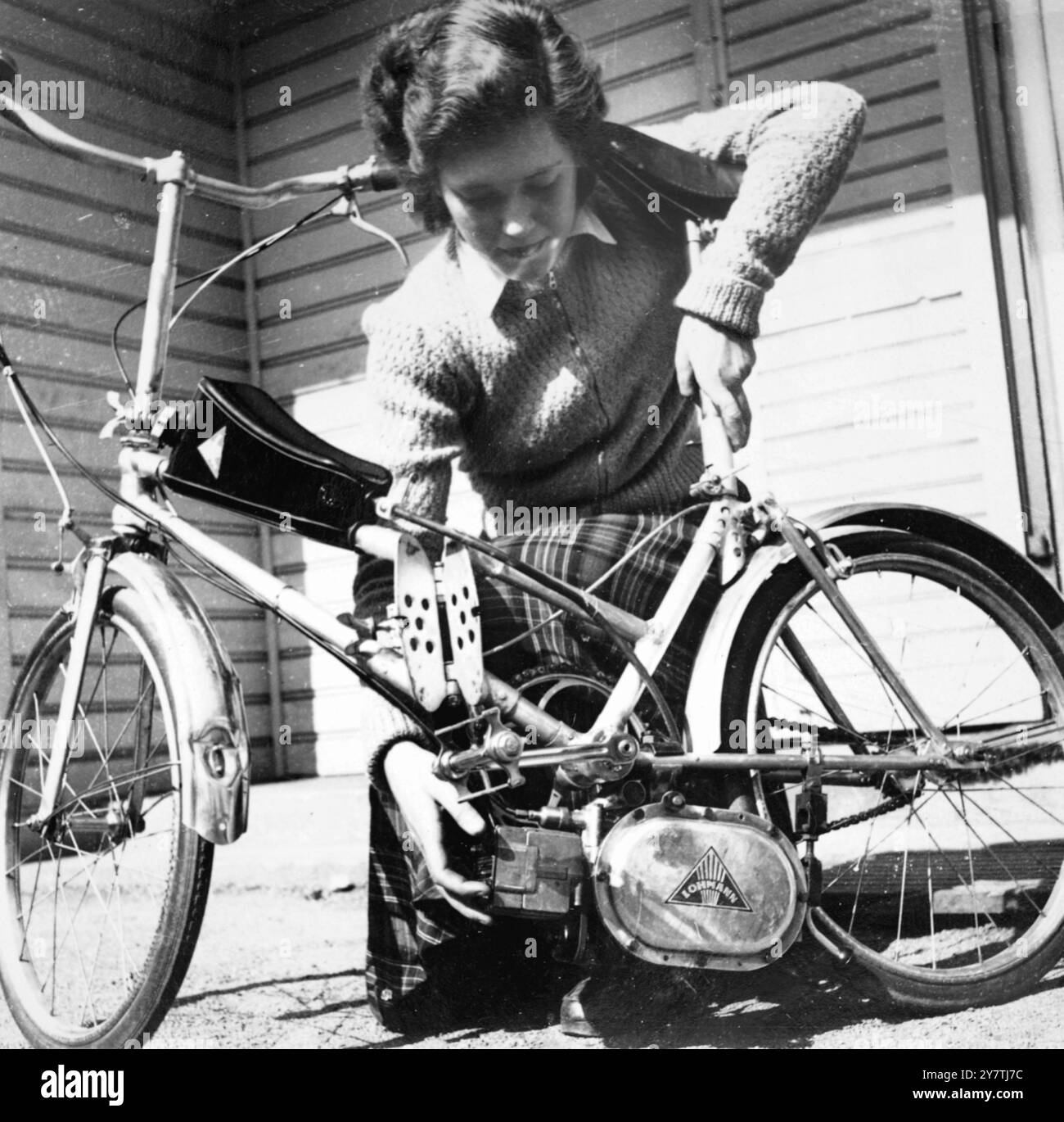 100 frame Black and White Stock Photos & Images - Alamy