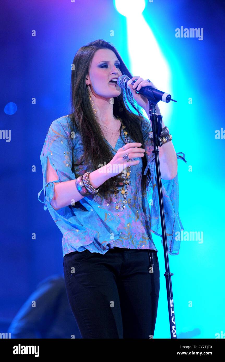 Verona 08/06/2009: Irene Fornaciari, Italian singer, live concert ...