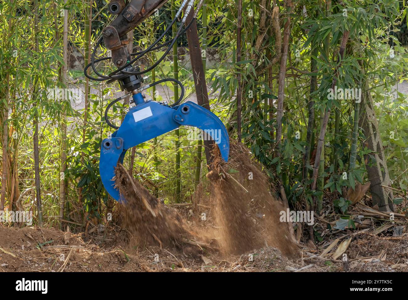 Grapple rotator hi-res stock photography and images - Alamy