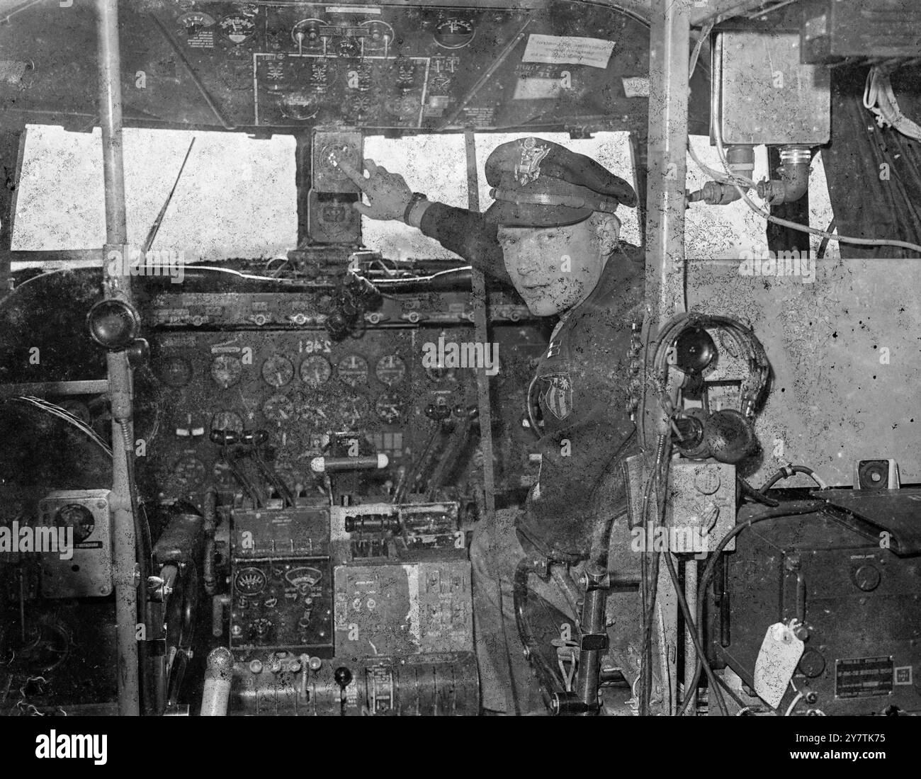 Pilotless plane flies Atlantic - mechanical 'brain' did everythingA ...