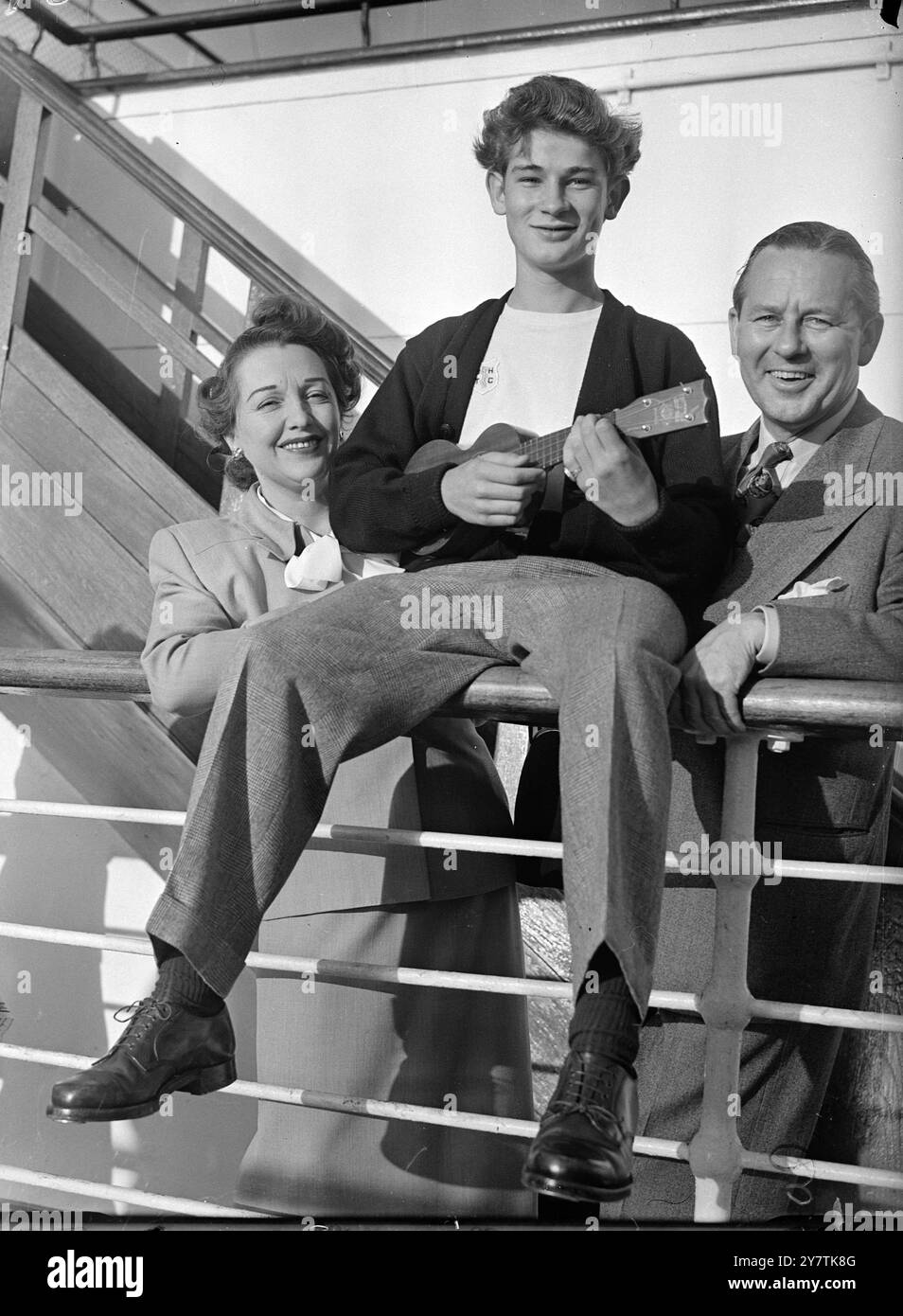 Bebe Daniels and Ben Lyon meet their sonSouthampton: Bebe Daniels and ...