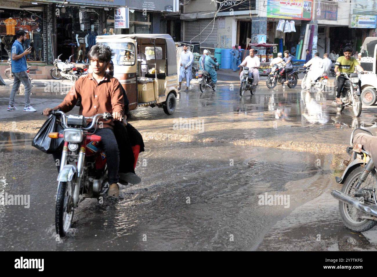 HYDERABAD, PAKISTAN, Quetta, October 1, 2024. Inundated road by ...